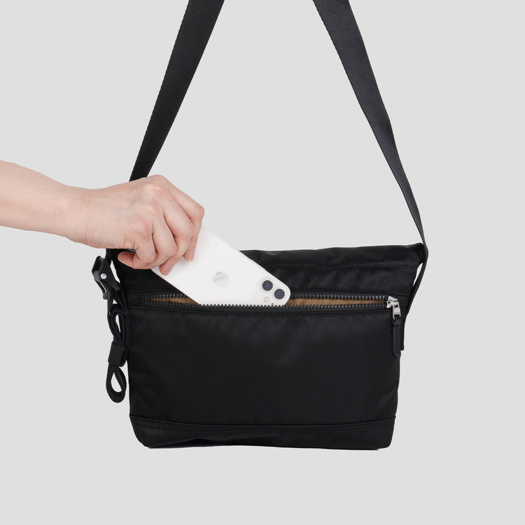 BAG – TRVR